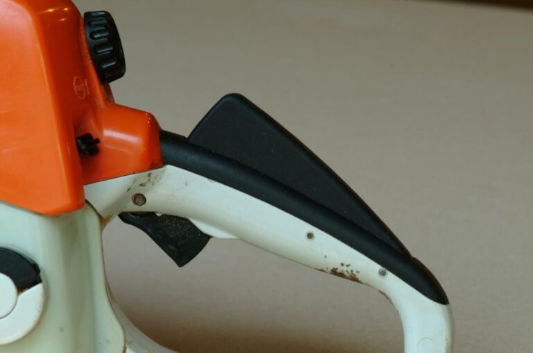 How To Start A Chainsaw | An Absolute Guide 2022 - Best For Consumer